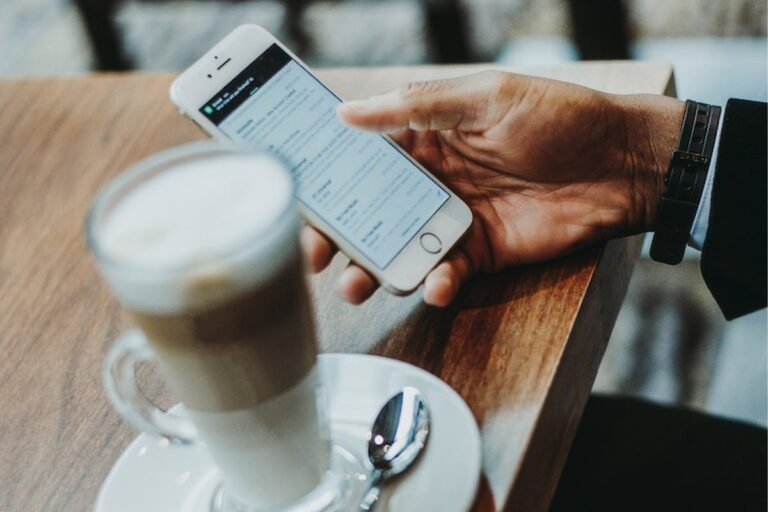 6 Benefits of Staying off Your Phone and Checking It Less
